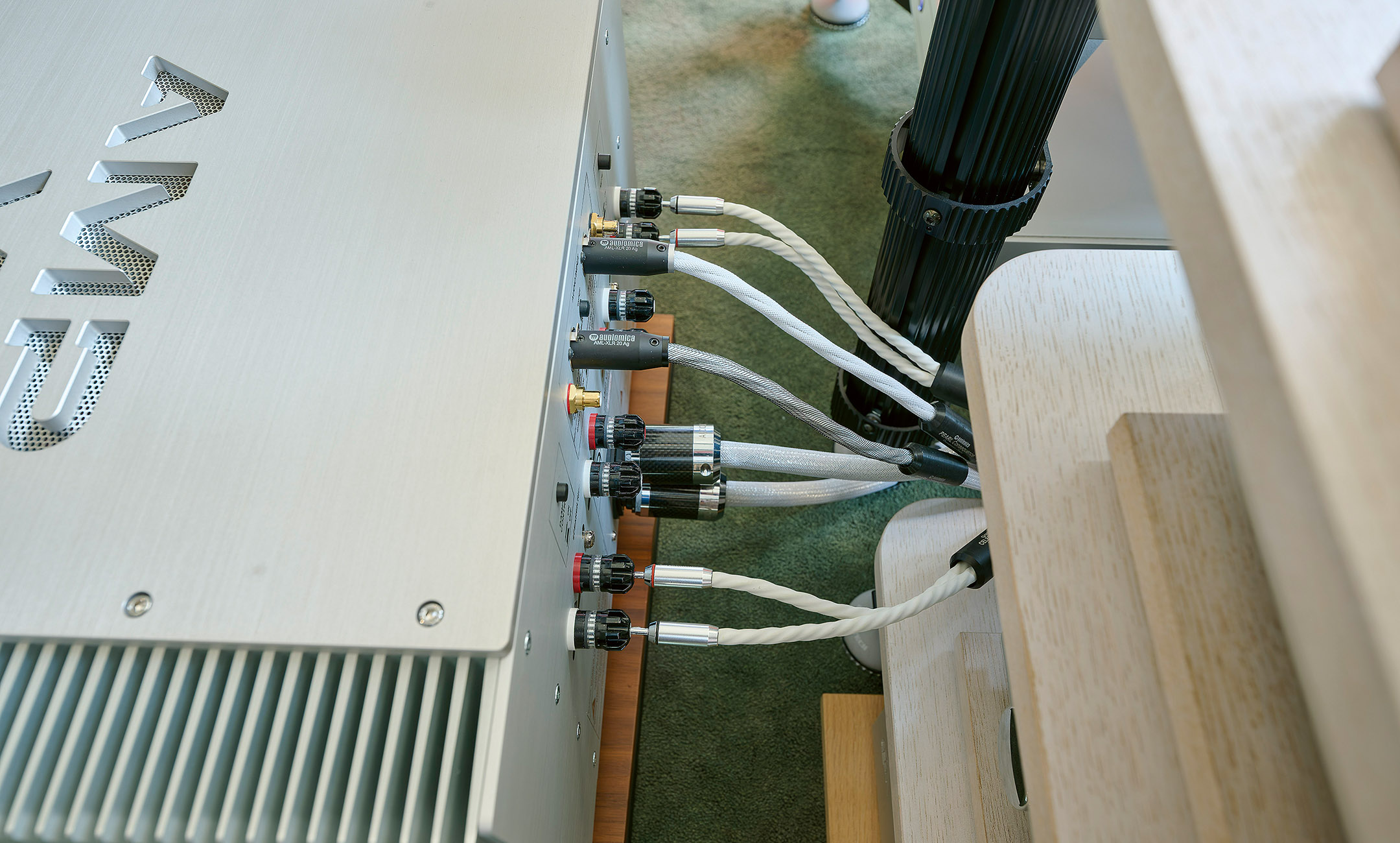 Accustic Arts: Power III, PREAMP V, AMP VI en Player IV | FWD
