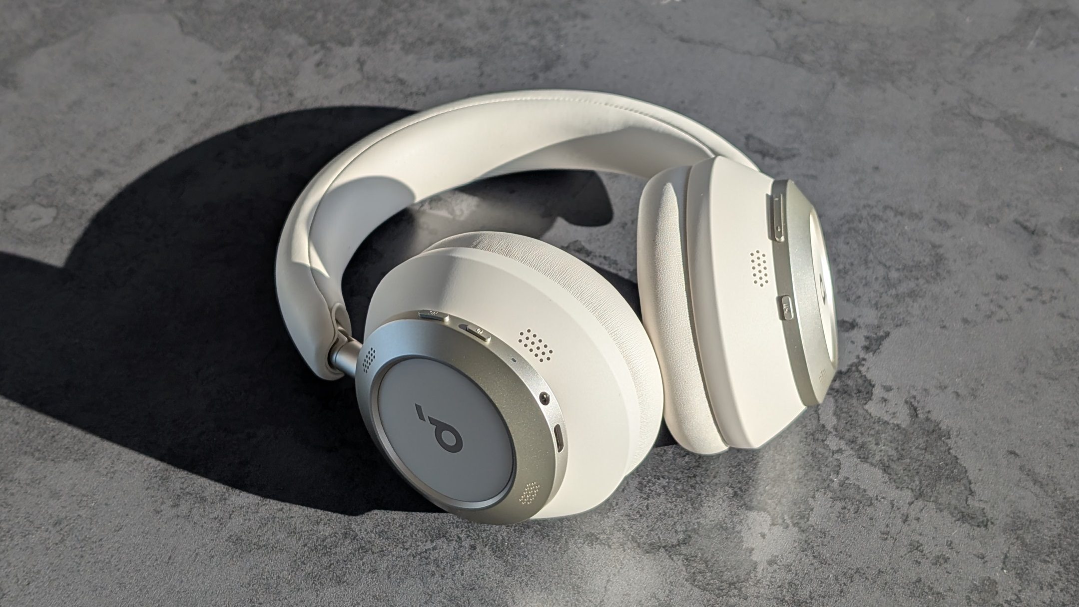 Review: Anker Soundcore Space One Pro - scoort op alle vlakken | FWD