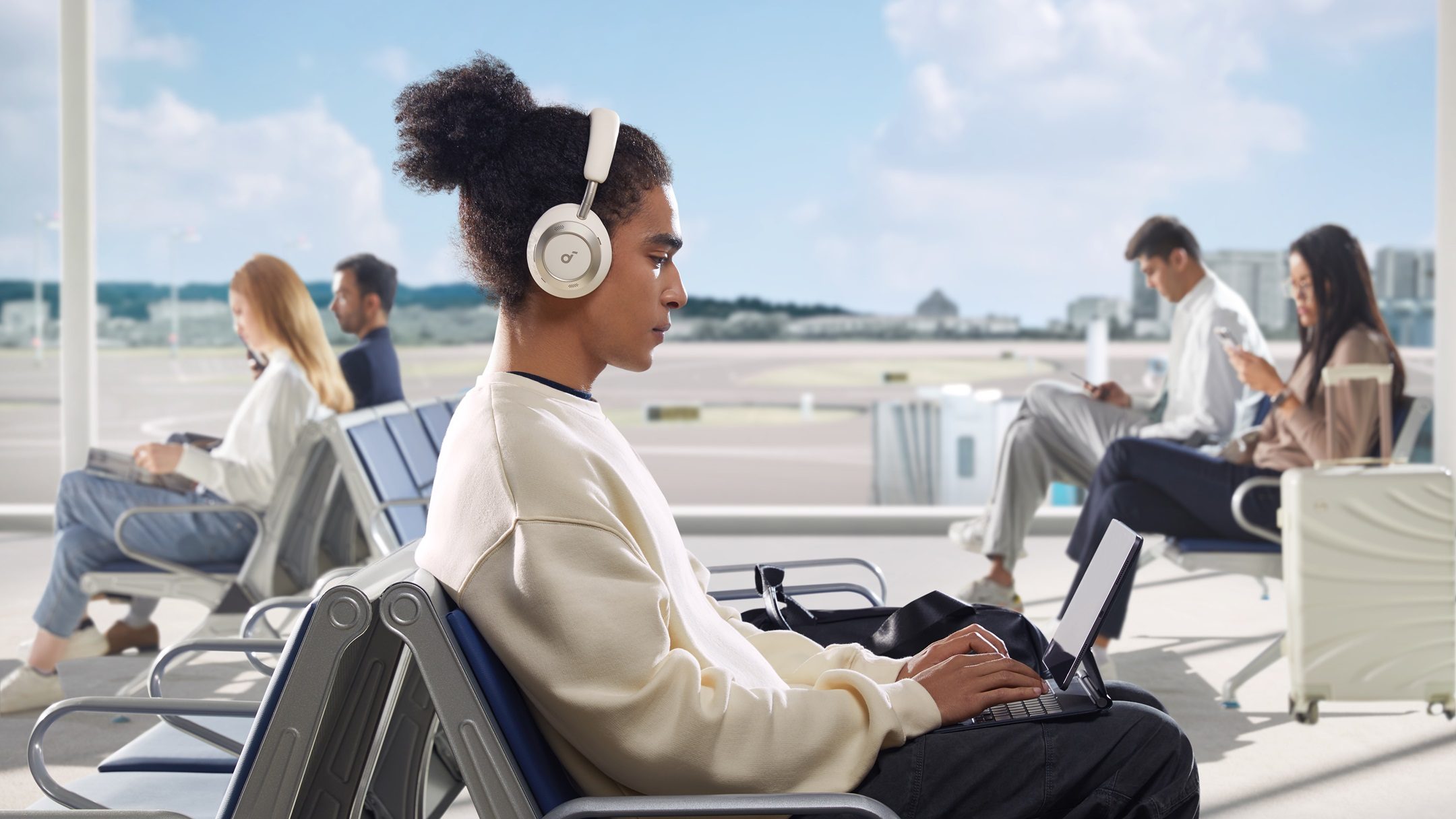 Anker komt met Soundcore Space One Pro en AeroFit 2 | FWD