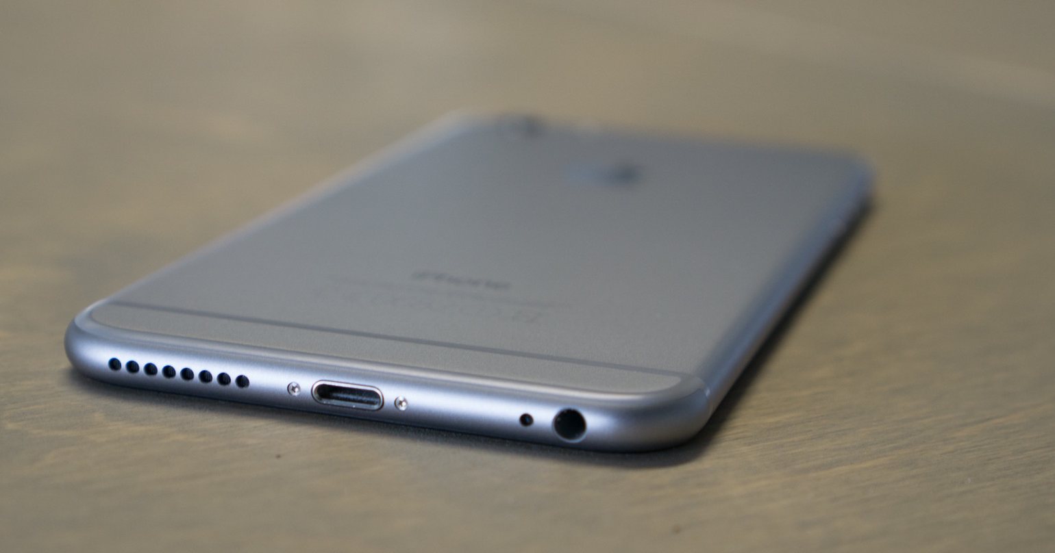 'Achterkant van iPhone 6s Plus te zien op foto' | FWD