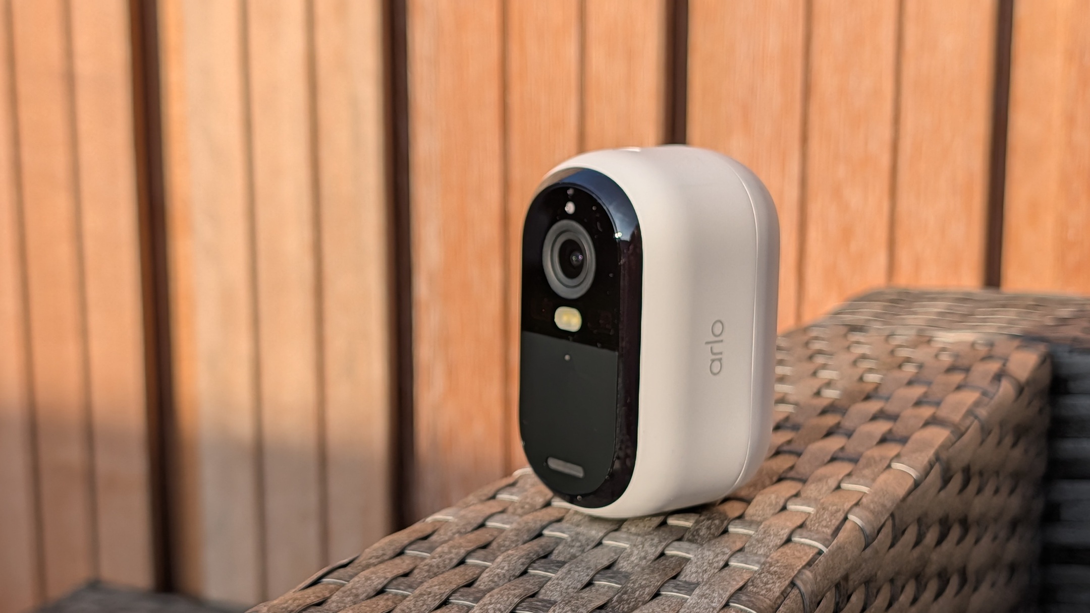 Review: Arlo Essential 3 2K Outdoor Camera - Overbodig? | FWD