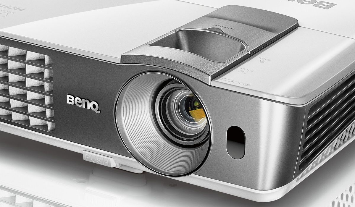 BenQ lanceert W1070+W projector met Wireless Full HD | FWD