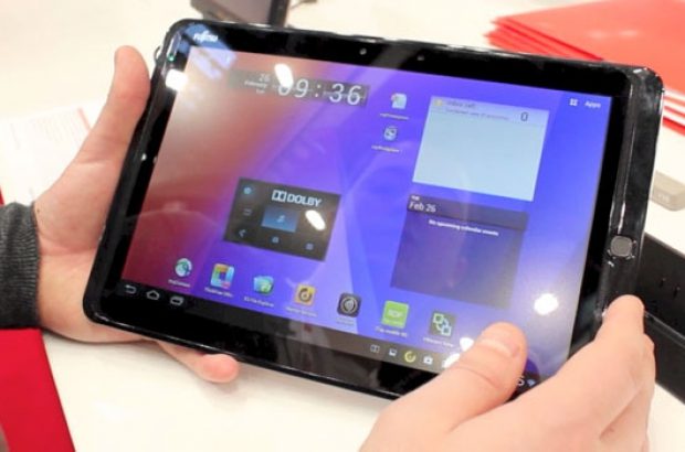 Hands-on review Fujitsu Stylistic M702 Android tablet (MWC 2013) | FWD Hands-on review Fujitsu Stylistic M702 Android tablet (MWC 2013) | FWD
