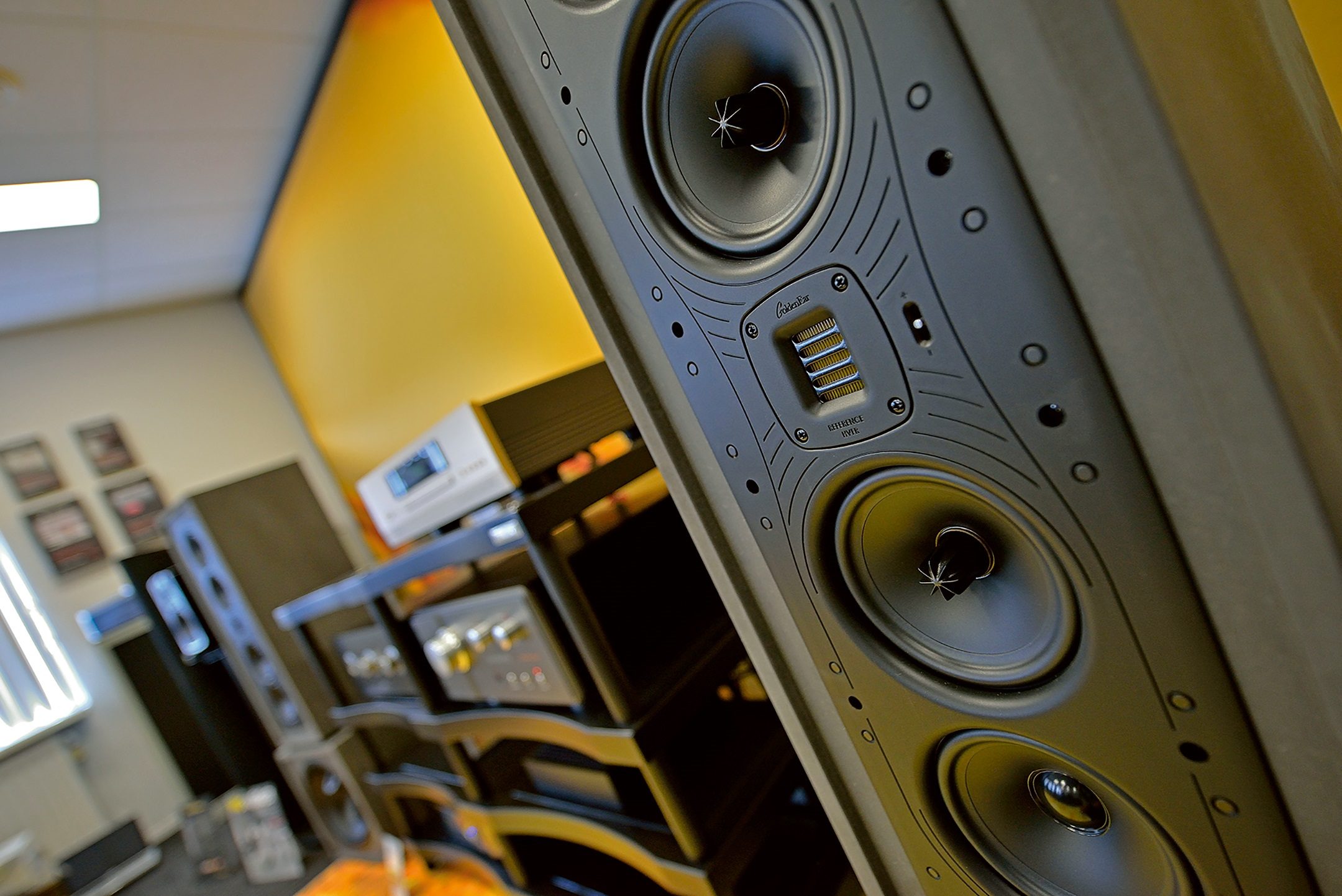 Review: GoldenEar inbouwluidsprekers - Beter geluid door visie | FWD