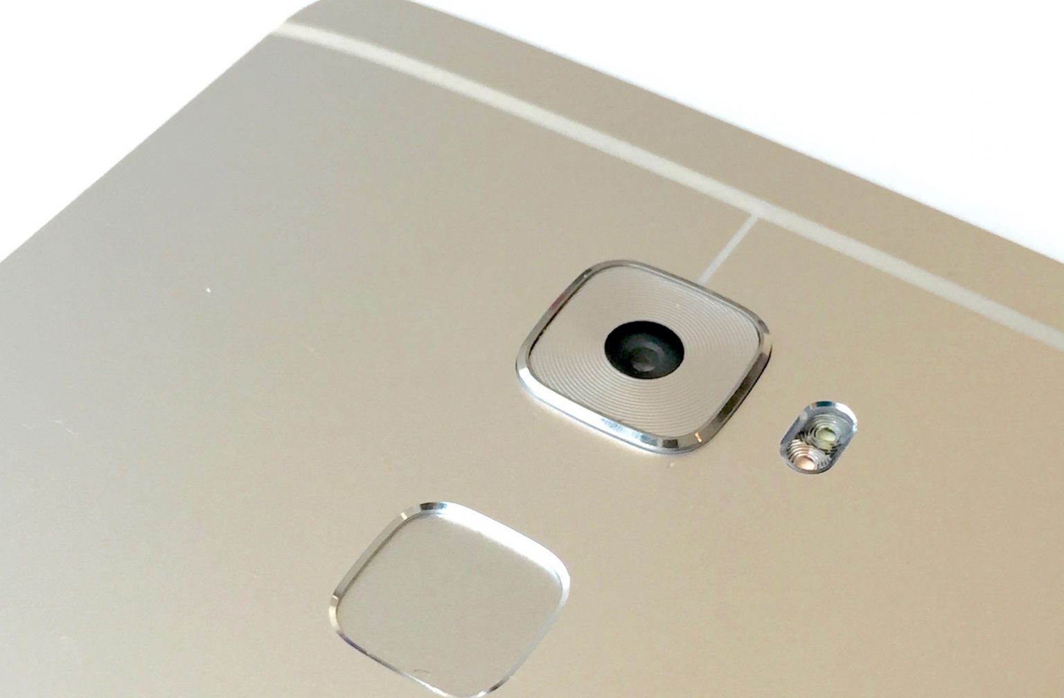 Hands-on: Eerste ervaringen met de Huawei Mate S | FWD