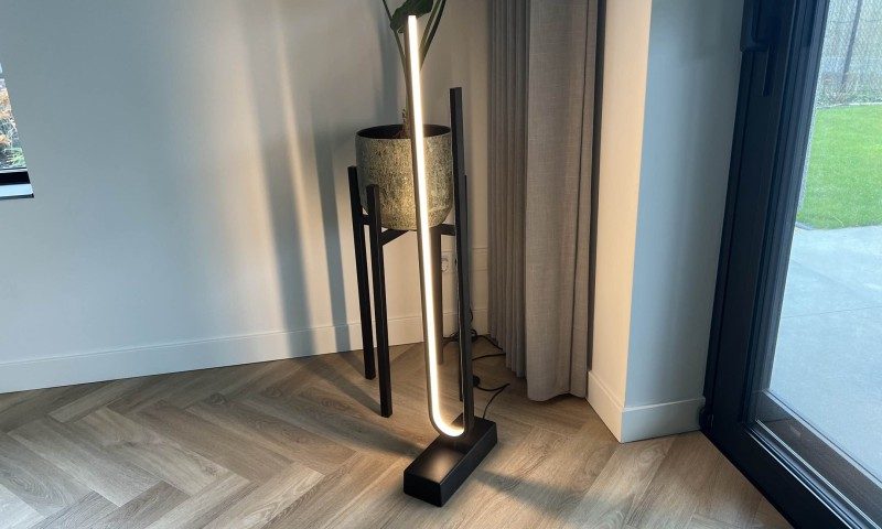 Review: IKEA PILSKOTT staande lamp en Dirigera hub | FWD