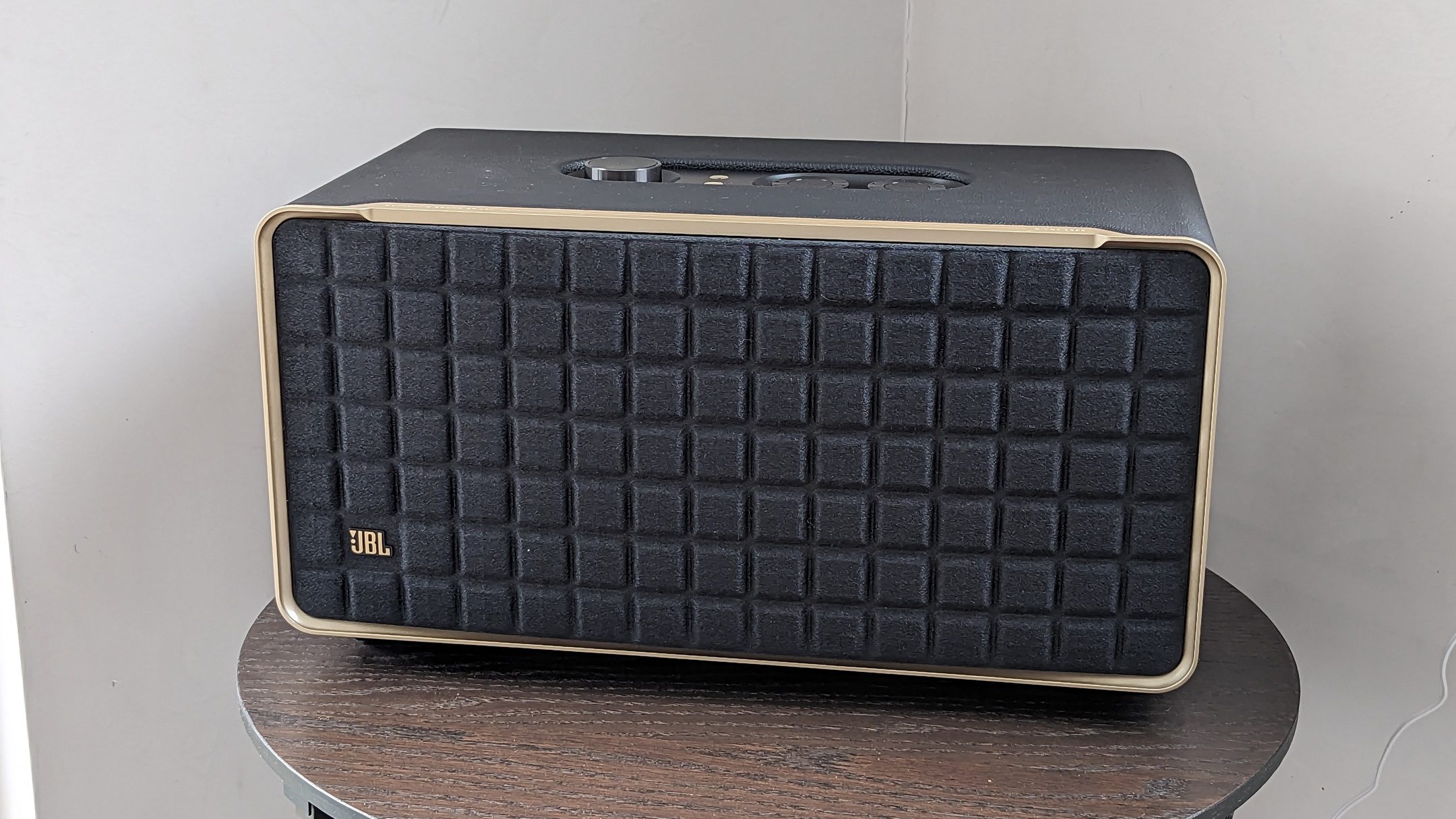 Review: JBL Authentics 500 - Partyspeaker met retrolook? | FWD