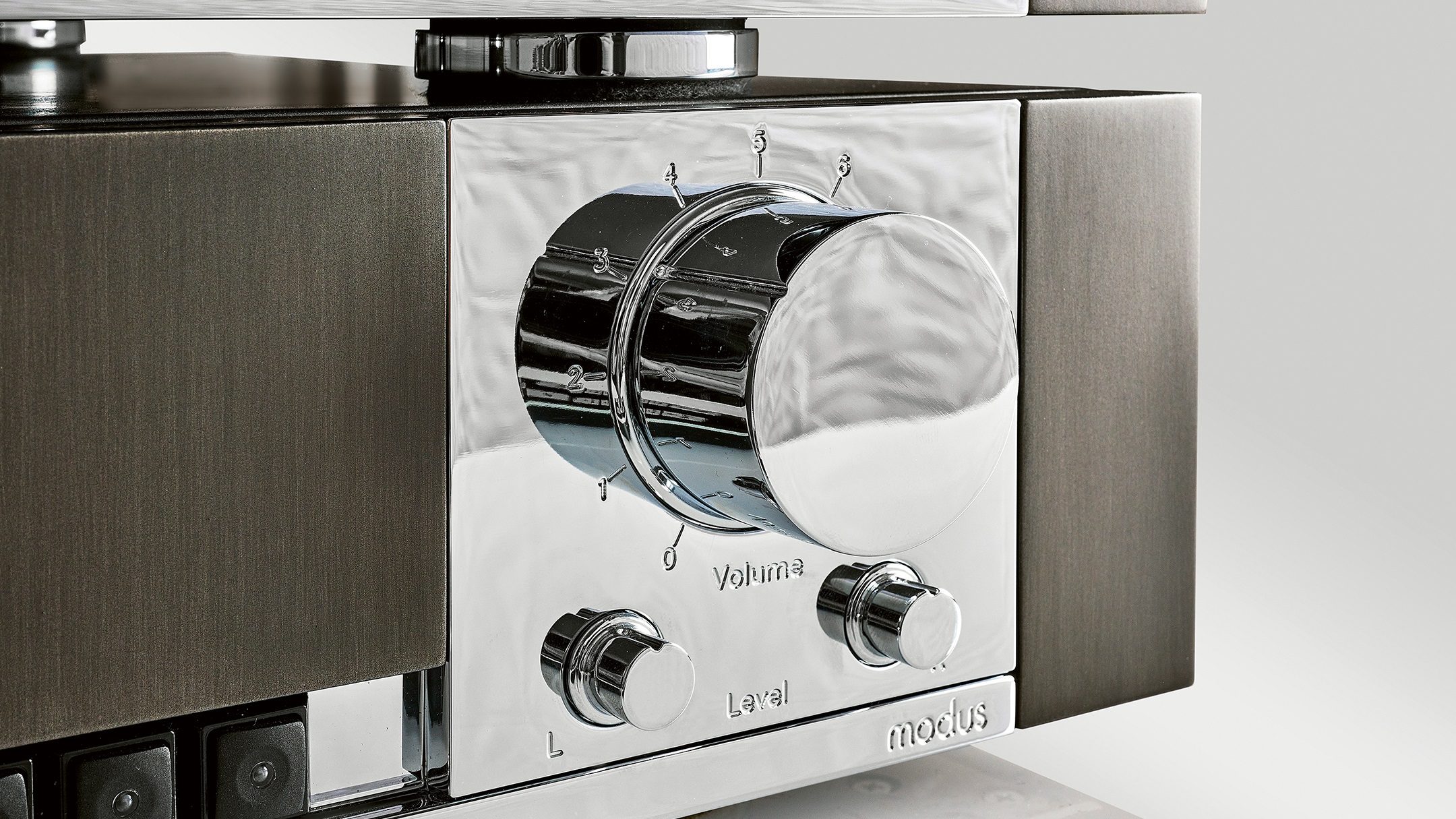 Review: Modus Audio SPR01-voorversterker en SPA01-eindversterker | FWD