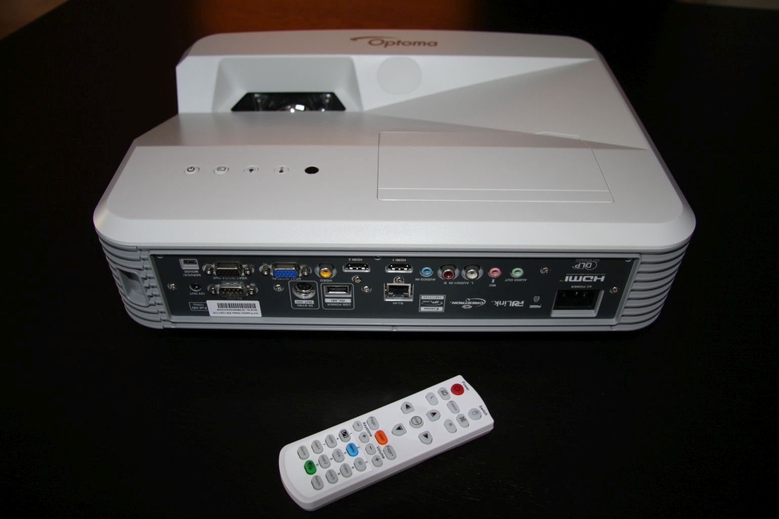 Review: Optoma GT5000 Ultra Short throw-projector | FWD