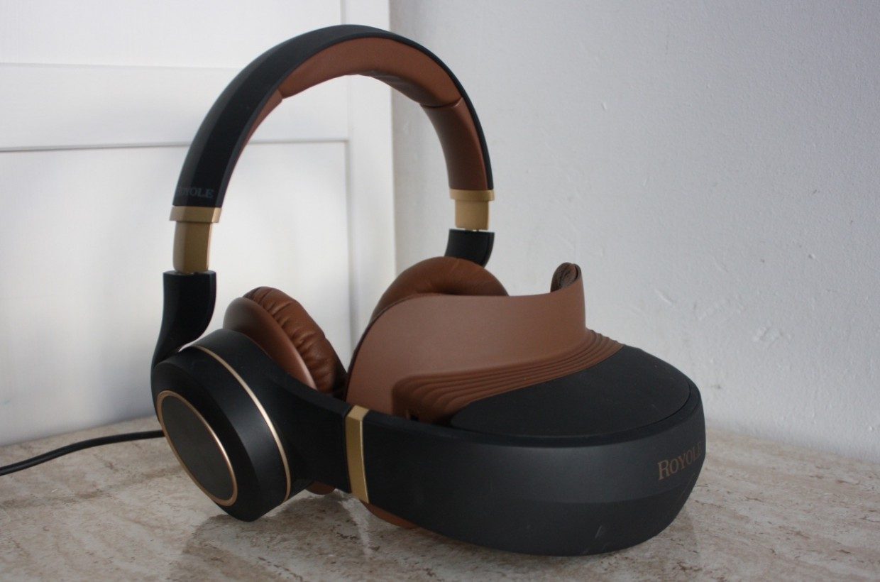 Review: Royole Moon - een echt 3D Virtual Mobile Theater | FWD