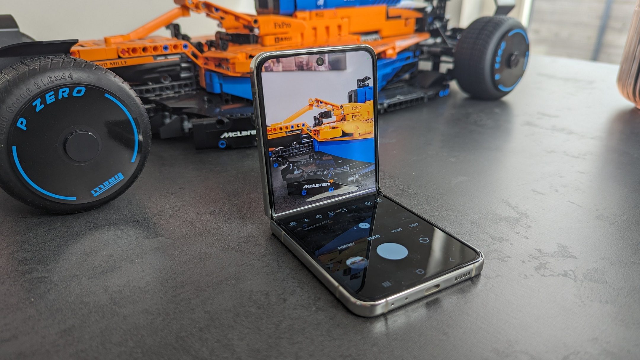 Review: Samsung Galaxy Z Flip 5 - Is de klaptelefoon volwassen? | FWD