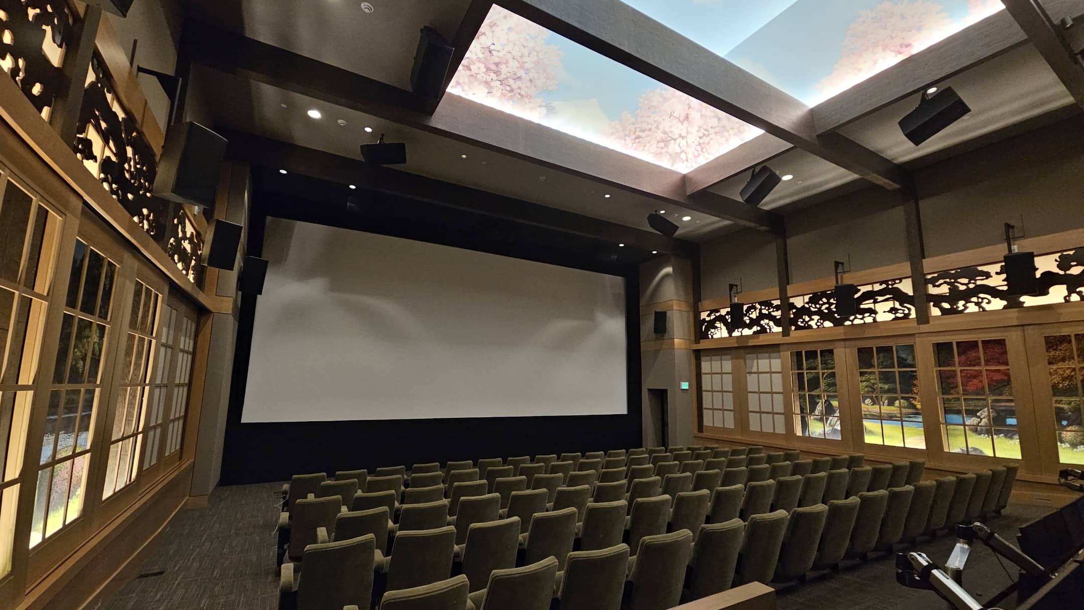 Een bezoek aan de Sony Pictures filmstudio | FWD