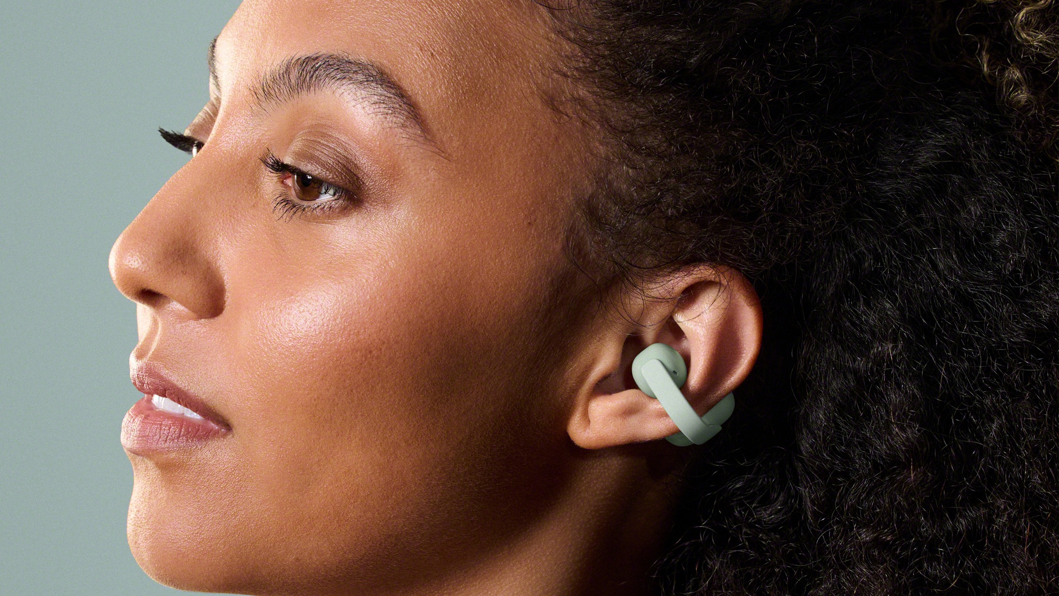 Sony LinkBuds Clip zijn open-ear oortjes met clipdesign | FWD