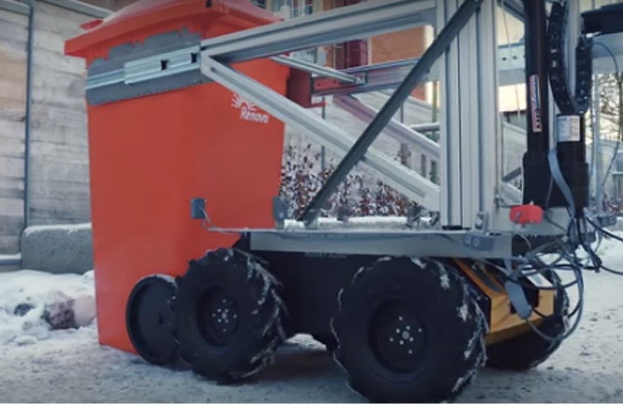 Volvo laat robot zien die kliko op vuilniswagen laadt | FWD