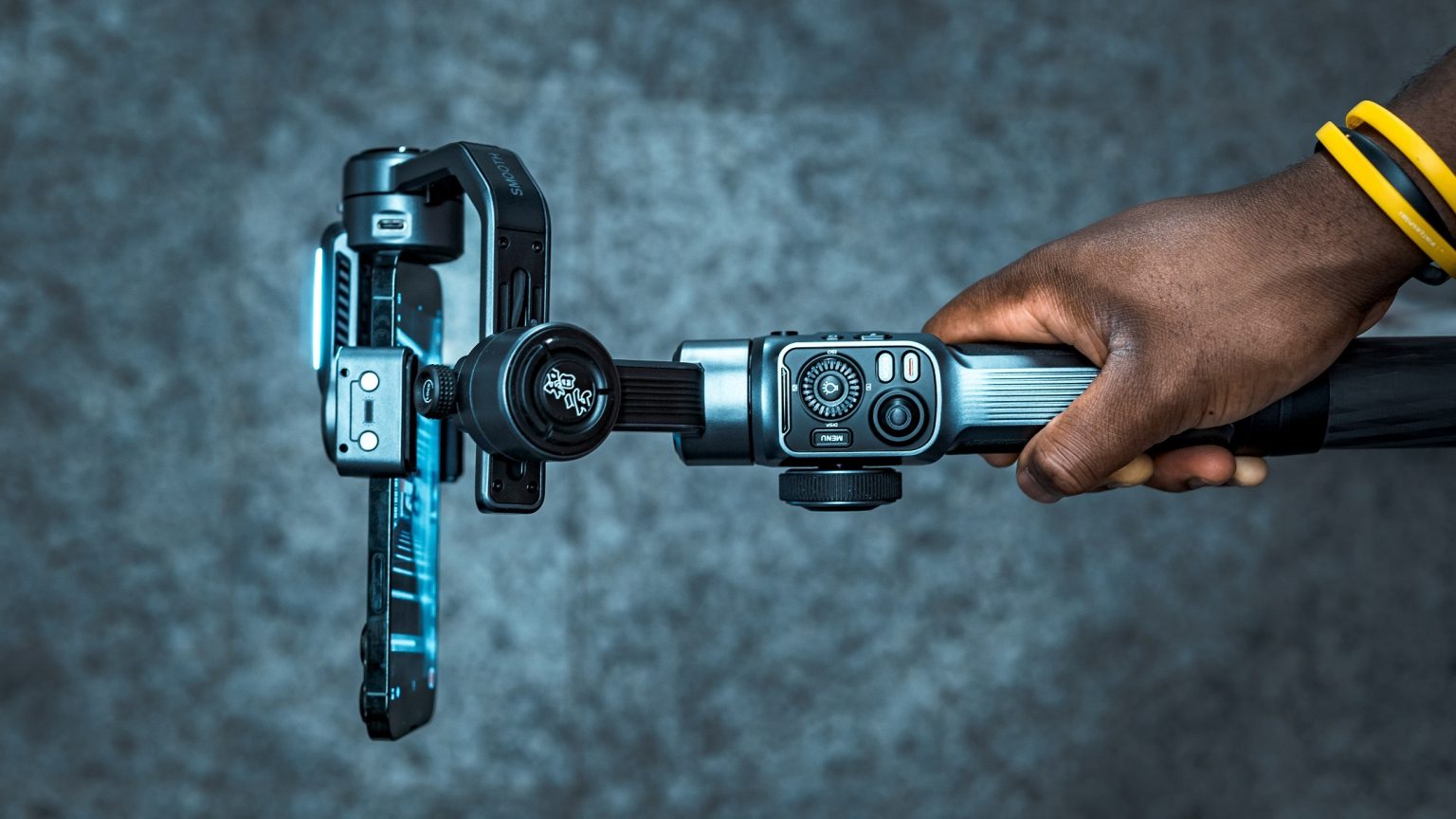 Zhiyun Smooth 5S: nieuwe smartphone gimbal met 3-assige stabilisatie | FWD