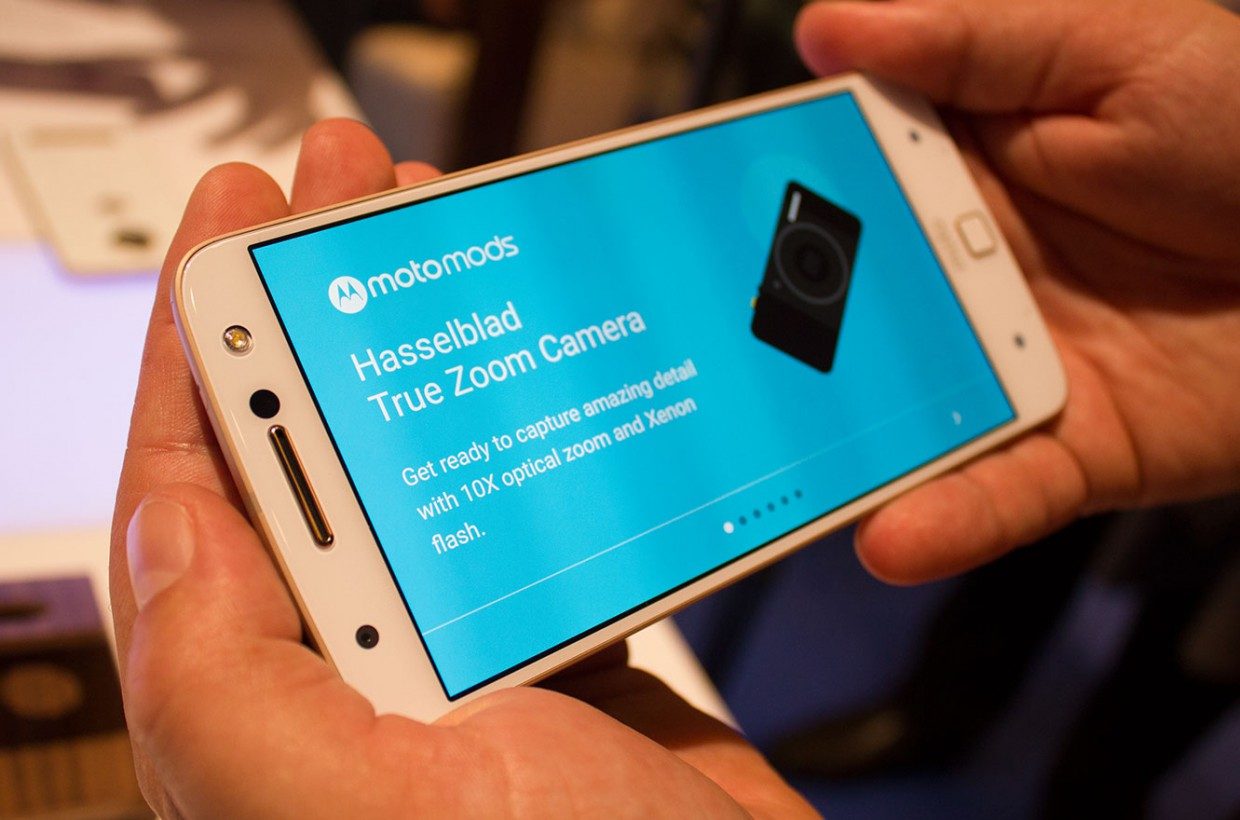 Motorola kondigt nieuwe Moto Mods aan, waaronder een gamepad | FWD